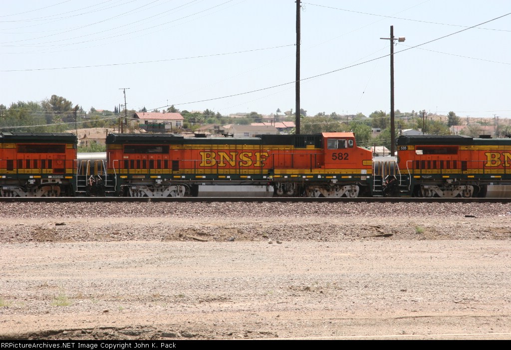 BNSF 582